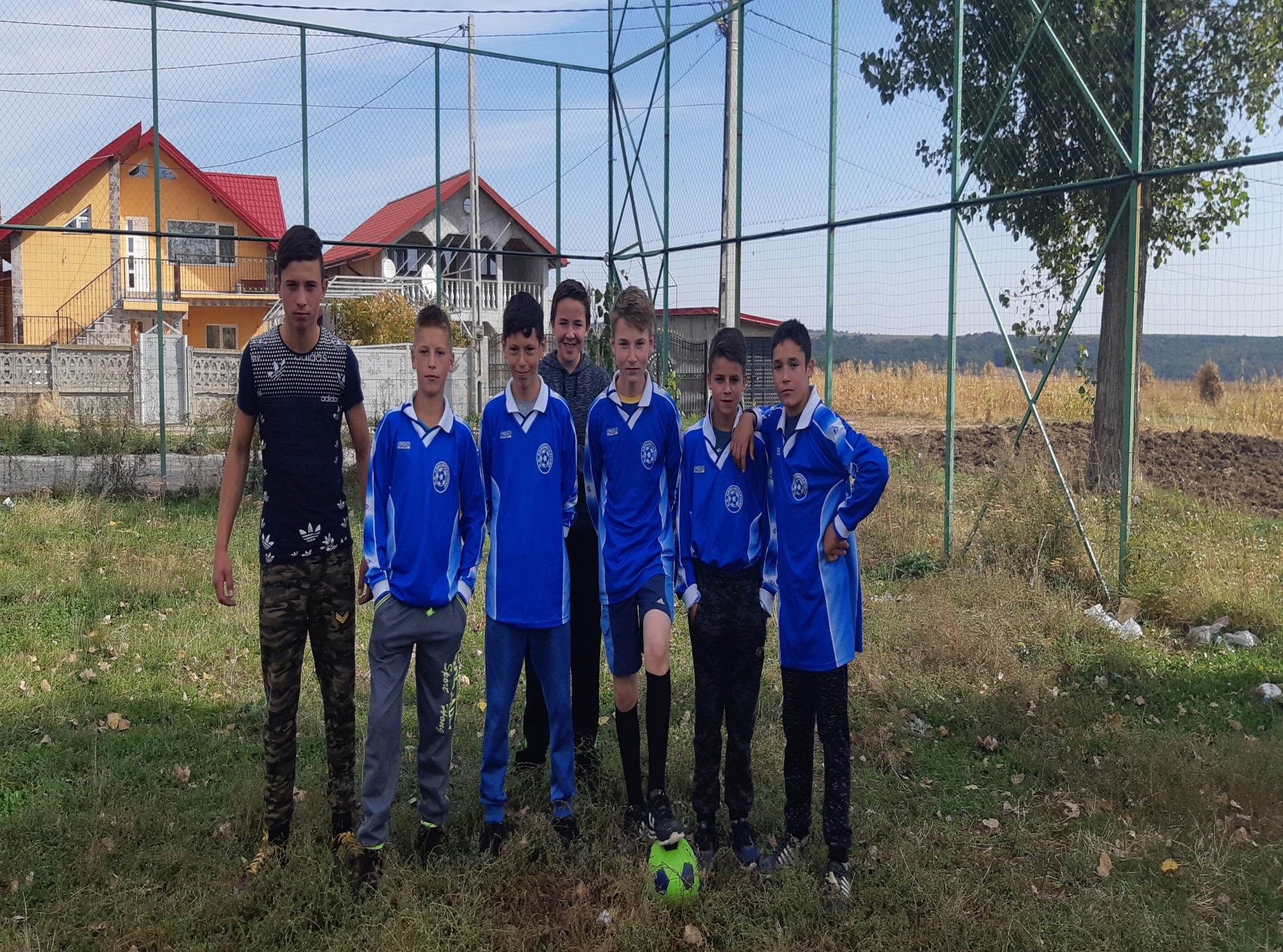Competiţia de fotbal, Fărcăşeni, galerie foto. - Școala Gimnazială Strunga